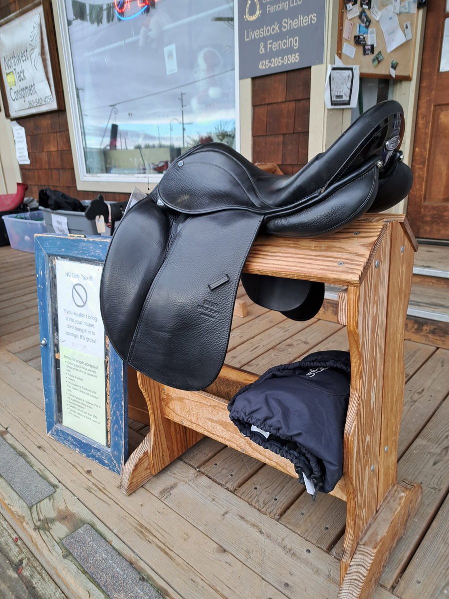 17.5" Stubben Genesis C.S. Deluxe Dressage Saddle – Northwest tack ...