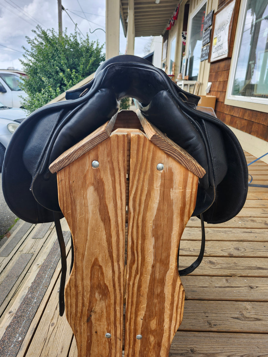 ON TRIAL 18" Albion Dressage Saddle – Northwest tack consignment LLC